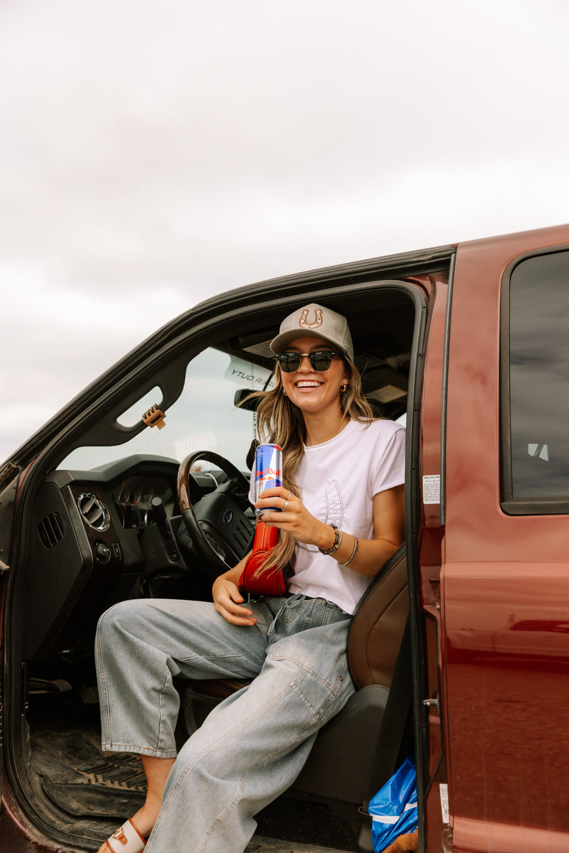 The Horseshoe Basic Tee – The Good Babes Co. LLC